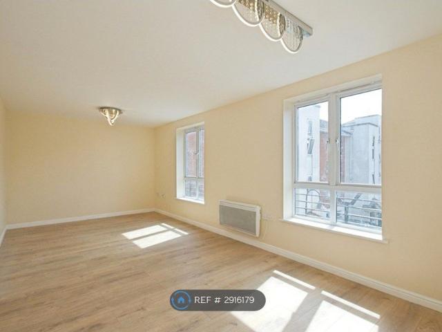 Felixstowe Road, London SE2, 2 bed flat to rent, £1,950 pcm | PrimeLocation