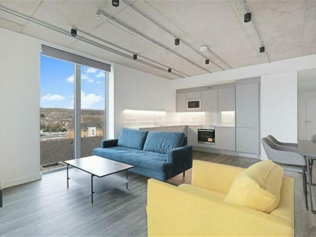 Felixstowe Road, London SE2, 3 bed flat to rent, £2,350 pcm | PrimeLocation