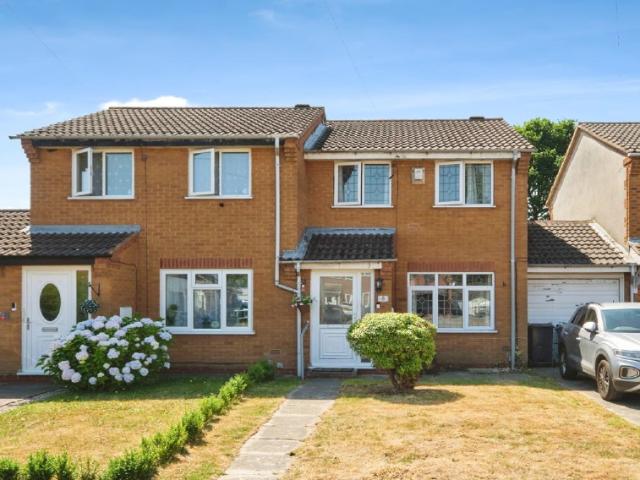 Fellbrook Close, Birmingham B33, 2 bed property to rent, £1,100 pcm | PrimeLocation