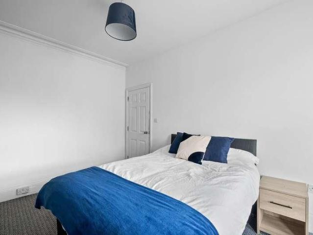 Fellowes Place, Stoke, Plymouth, PL1