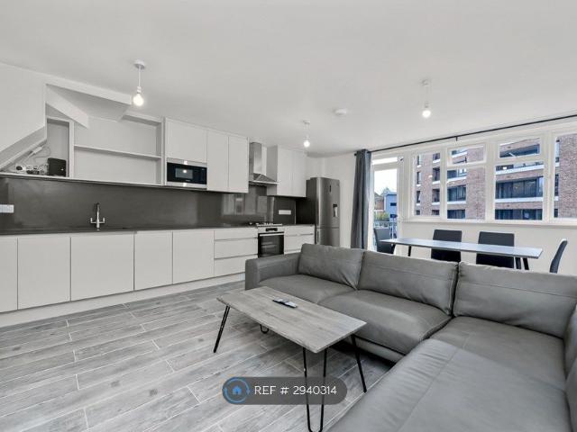 Fellows Court, London E2, 4 bed maisonette to rent, £4,400 pcm | PrimeLocation