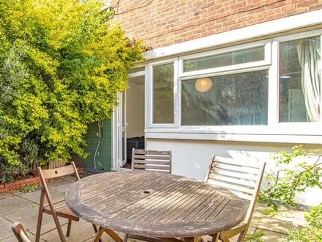 Fellows Court, London, E2 8LF, United Kingdom | 4 bed apartment for rent #139543345 | Rentberry