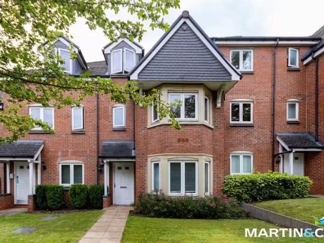 Fellows Lane, Harborne, B17 2 bed apartment for sale £180,000