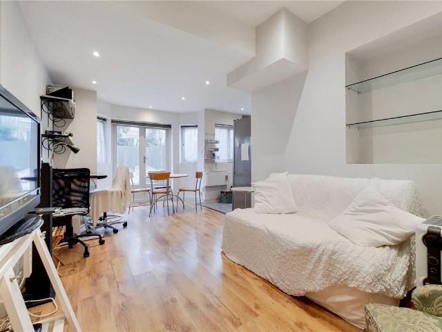 Fellows Road, Belsize Park NW3, 1 bed flat to rent, £3,500 pcm | PrimeLocation
