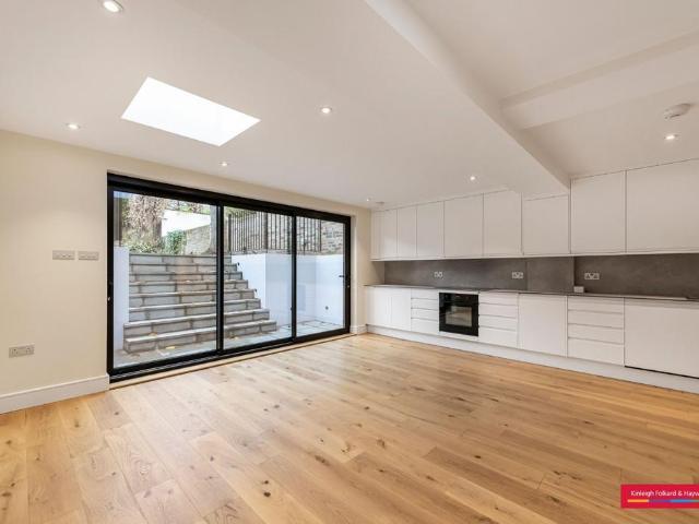 Fellows Road, Belsize Park, London, NW3 2 bed flat to rent £4,250 pcm £981 pw