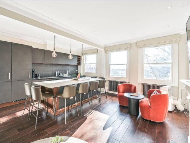 Fellows Road, London NW3 4 bed flat to rent £7,250 pcm £1,673 pw