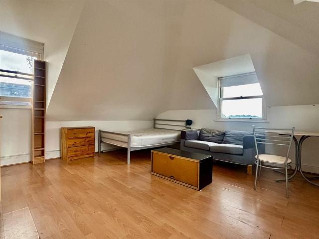 Fellows Road, London NW3, Room to rent, £1,350 pcm | PrimeLocation