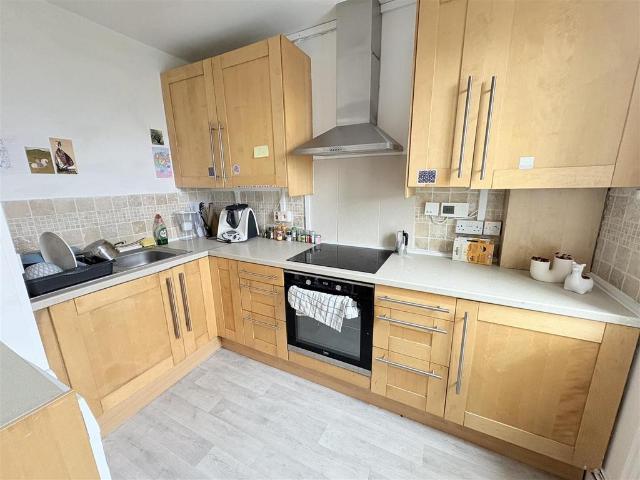 Fellows Road, London, NW3 Studio to rent £1,850 pcm £427 pw