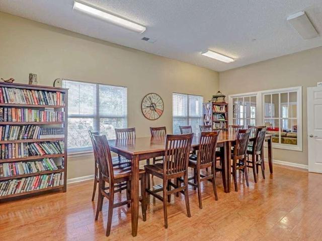 Fellwood II 1 Bedroom Apartment for Rent at 1325 Exley St, Savannah, GA 31415 West Savannah