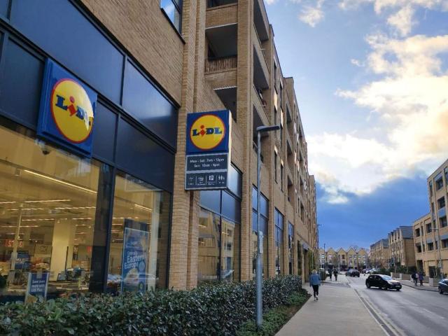 Felnex Avenue, Wallington SM6, 1 bed flat to rent, £1,500 pcm | PrimeLocation
