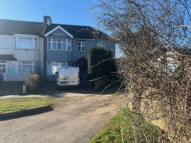 Felstead Road, Waltham Cross EN8, 3 bed maisonette to rent, £1,550 pcm | PrimeLocation