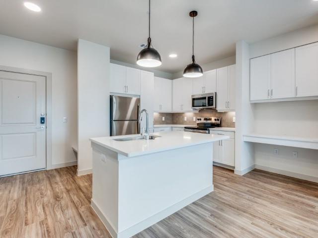 Ferguson Flats 1 Bedroom Apartment for Rent at 624 N Lancaster Ave, Dallas, TX 75203 Lake Cliff