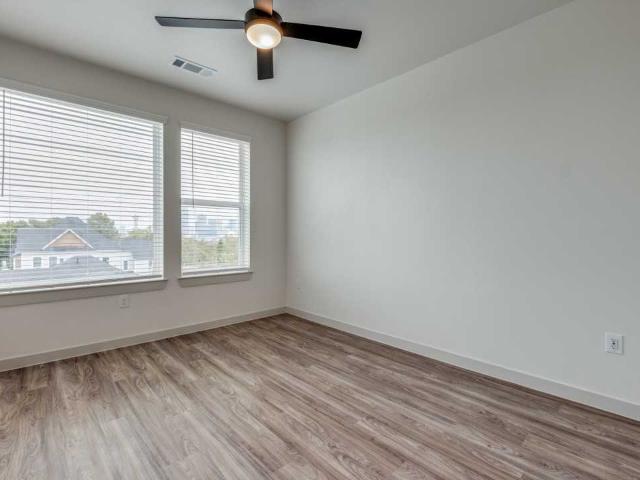 Ferguson Flats Studio Apartment for Rent at 624 N Lancaster Ave, Dallas, TX 75203 Lake Cliff