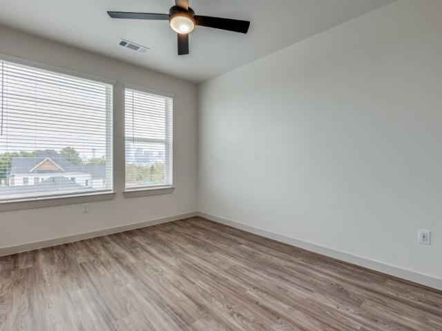Ferguson Flats Studio Apartment for Rent at 624 N Lancaster Ave, Dallas, TX 75203 Lake Cliff