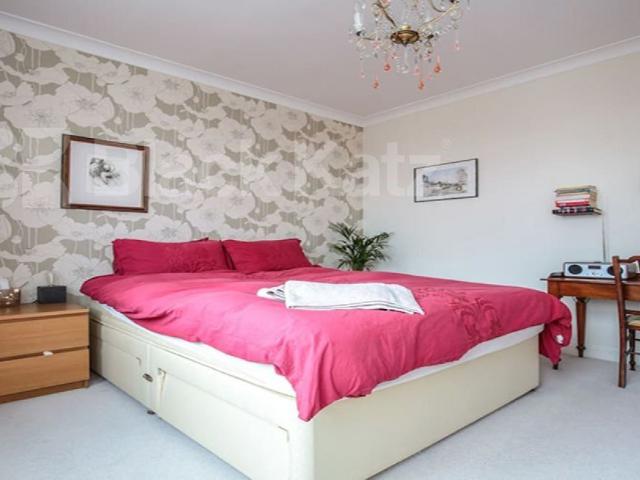 Ferme Park Road, Crouch End N8, 2 bed flat to rent, £2,275 pcm | PrimeLocation