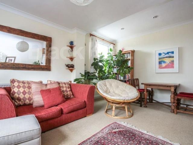 Ferme Park Road, Crouch End N8, 2 bed flat to rent, £2,275 pcm | PrimeLocation