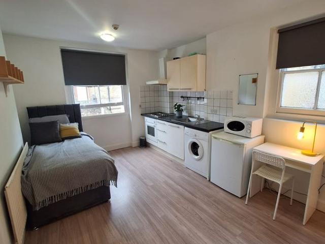 Ferme Park Road, London N8, Studio to rent, £1,300 pcm | PrimeLocation