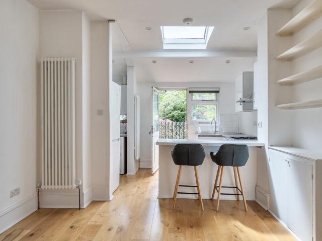 Ferme Park Road, London N8, 1 bed flat to rent, £1,850 pcm | PrimeLocation