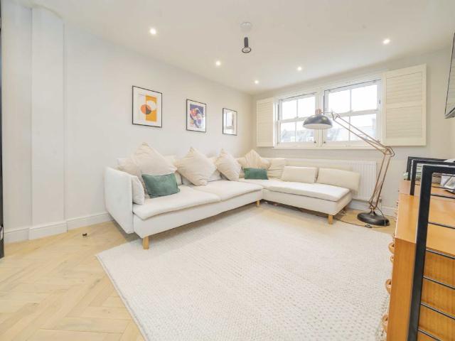 Ferme Park Road, London N8, 2 bed flat to rent, £2,500 pcm | PrimeLocation