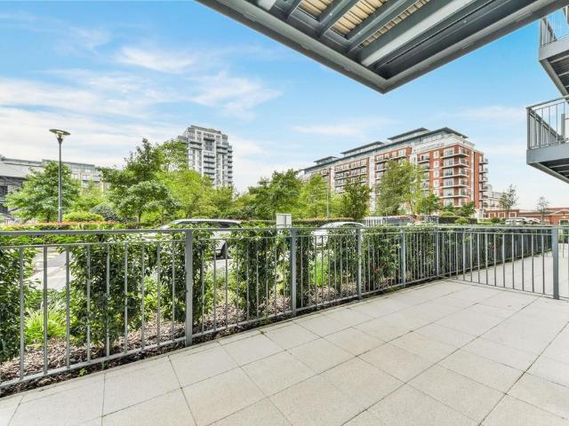 Fermont House, Beaufort Square. Apartment to rent £1,798 pcm £415 pw