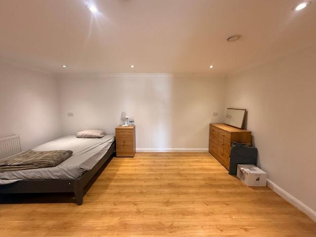Fermor Crescent, Luton LU2, 1 bed terraced house to rent, £1,000 pcm | PrimeLocation