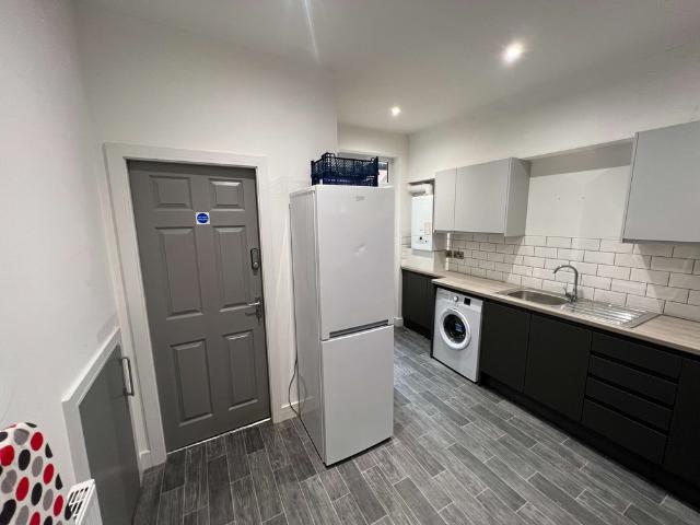 Fern Avenue Room 5