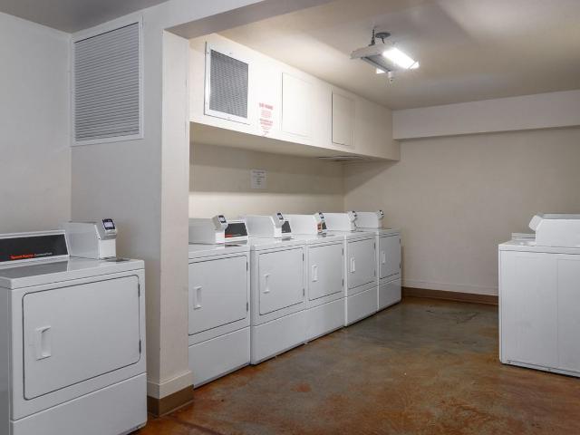 Fern Grove Apartments 3 Bedroom Apartment for Rent at 14232 E Burnside St, Portland, OR 97233 Hazelwood