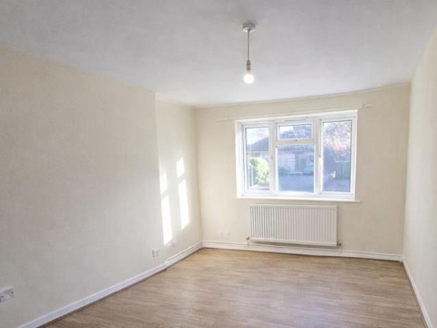 Fern Grove, Feltham