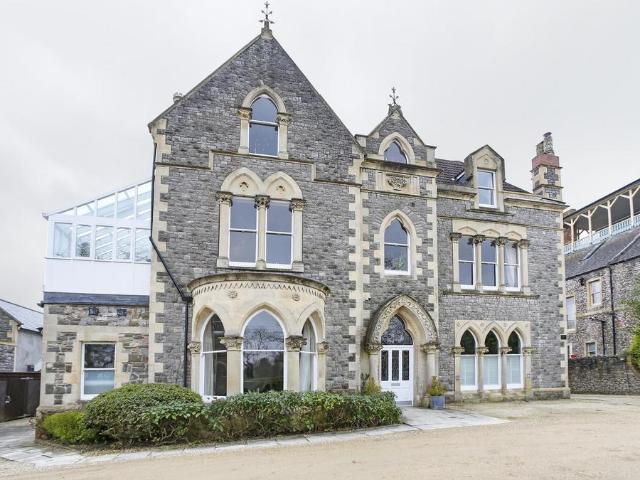 Ferncliffe, Leigh Woods 2 bed flat to rent £1,600 pcm £369 pw