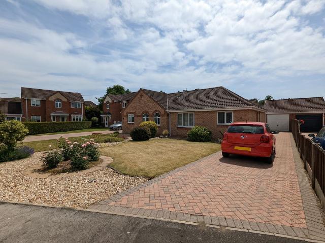 Fernbank Close, Blaxton, Doncaster DN9, 2 bed bungalow to rent, £900 pcm | PrimeLocation