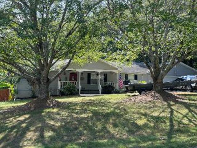 Fernbank Dr