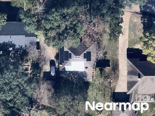 Fernbrook Ln
