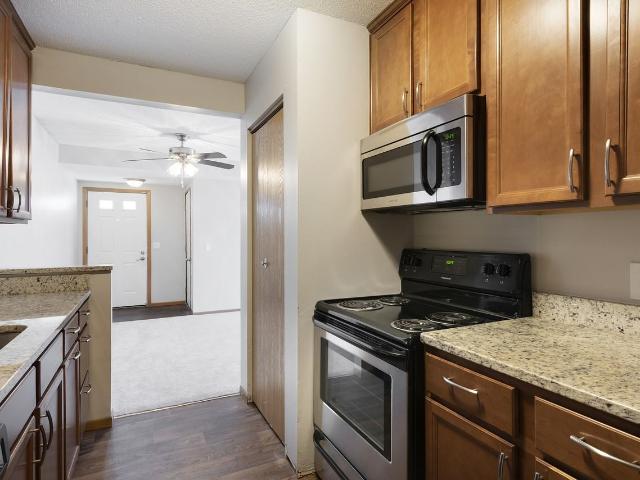 Fernbrook Townhomes 3 Bedroom Home for Rent at 14200 43rd Ave N, Plymouth, MN 55446