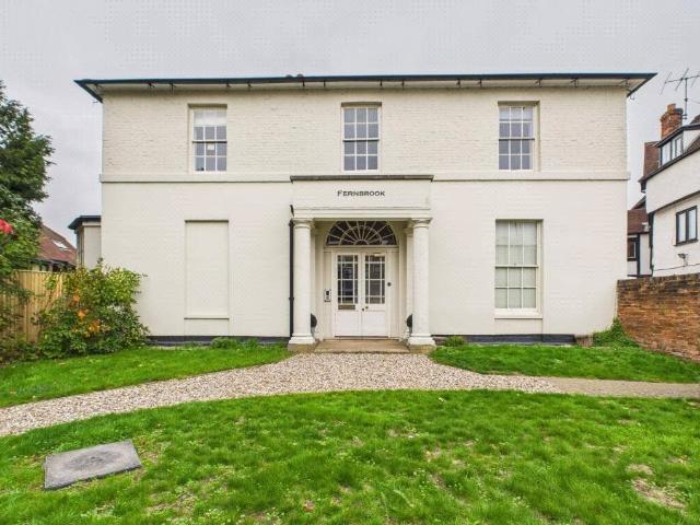 Fernbrook The Square, Pangbourne RG8, 2 bed flat to rent, £1,500 pcm | PrimeLocation