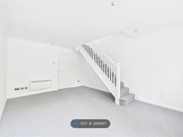 Ferndown, Crawley RH10, 2 bed terraced house to rent, £1,550 pcm | PrimeLocation