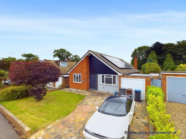 Ferndale Avenue, Chertsey KT16, 3 bed detached bungalow to rent, £2,450 pcm | PrimeLocation