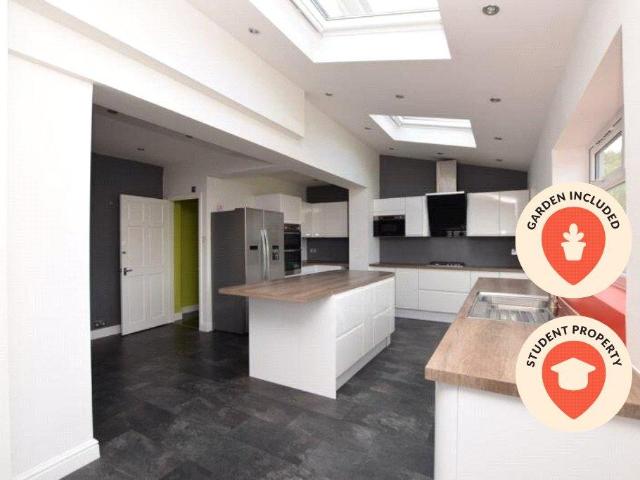Ferndale Road, Bristol, Bristol, BS7 6 bed semi detached house to rent £3,900 pcm £900 pw