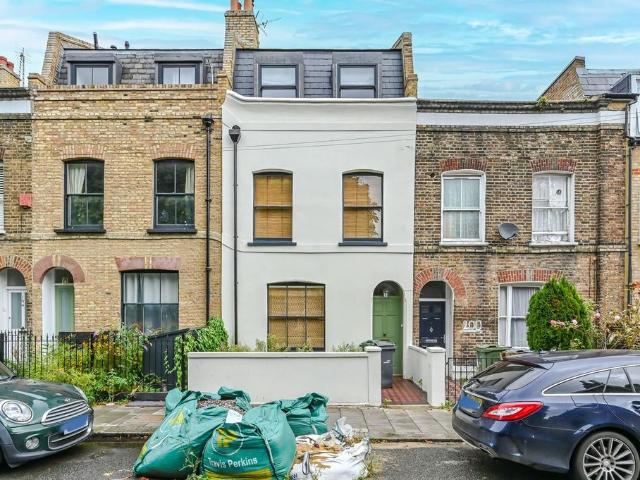 Ferndale Road, Brixton, London, SW9 3 bed terraced house to rent £5,000 pcm £1,154 pw
