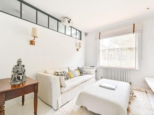Ferndale Road, Brixton, London, SW9 3 bed terraced house to rent £5,000 pcm £1,154 pw
