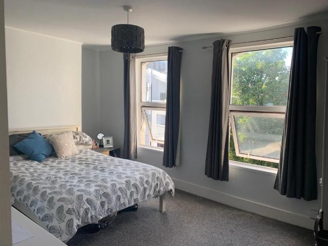 Ferndale Road, Brixton SW9, 2 bed flat to rent, £2,300 pcm | PrimeLocation