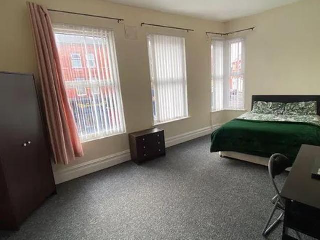 Ferndale Road, Liverpool, L15 3JZ, United Kingdom | Room for rent #3627042 | Rentberry