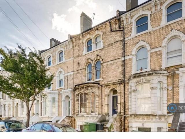 Ferndale Road, London, SW4 4 bed flat to rent £4,580 pcm £1,057 pw