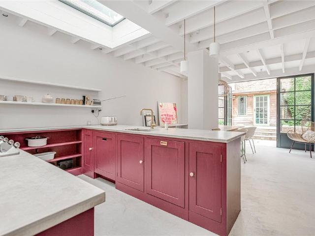 Ferndale Road, London SW9 3 bed terraced house to rent £7,000 pcm £1,615 pw