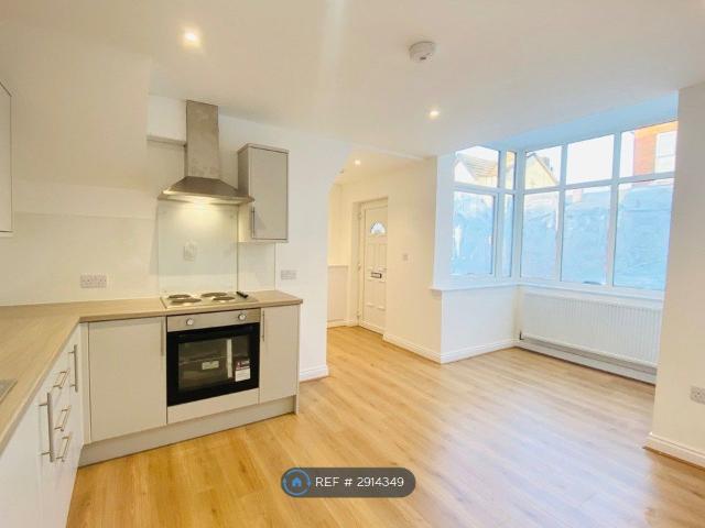 Ferndale Road, Waterloo, Liverpool L22, 1 bed flat to rent, £795 pcm | PrimeLocation