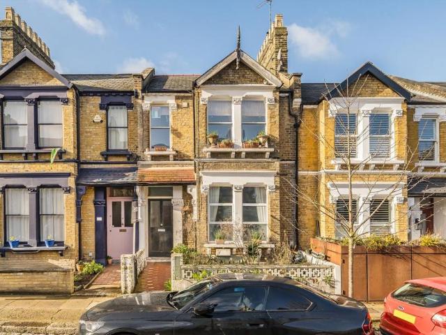 Fernholme Road, London SE15 2 bed flat to rent £2,300 pcm £531 pw