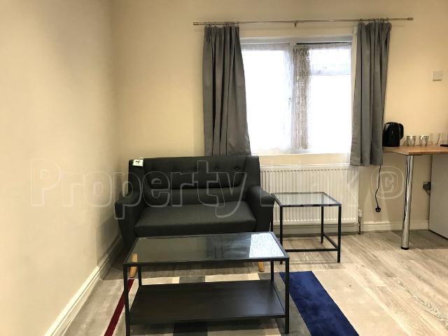 Fernhall Drive, Ilford IG4, Room to rent, £1,050 pcm | PrimeLocation