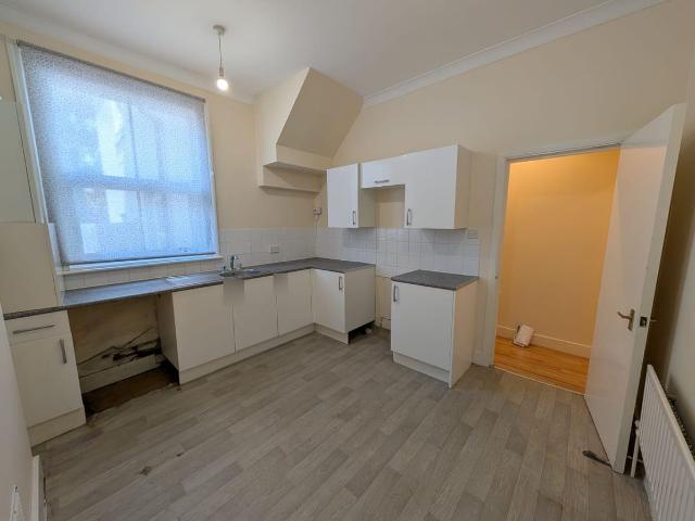 Fernham Road, Thornton Heath CR7, 1 bed flat to rent, £1,425 pcm | PrimeLocation
