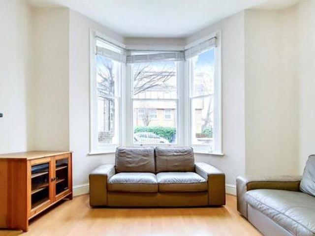 Fernhead Road, Maida Hill, 2 Bedroom Flat