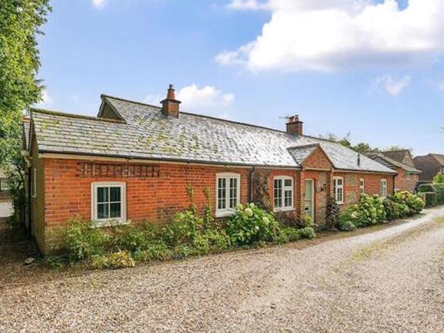 Fernhill Close, Farnham, 4 Bedroom Detached