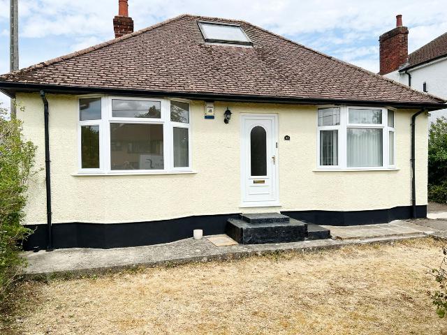 Fernhill Road, Begbroke, Kidlington, Oxfordshire OX5, 3 bed bungalow to rent, £2,100 pcm | PrimeLocation